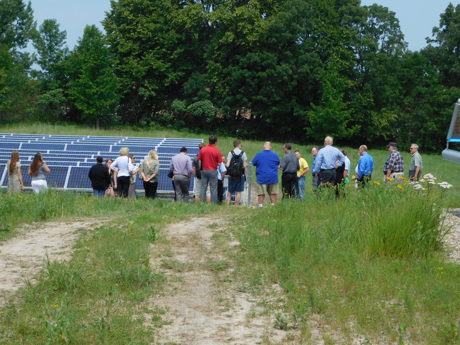 Minnesota's Community Solar Program | ILSR Energy Democracy Initiative